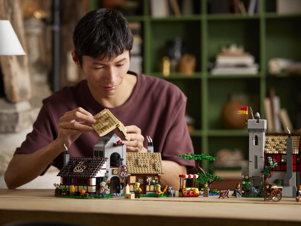 Medieval Town Square Revealed - The Brick Stand