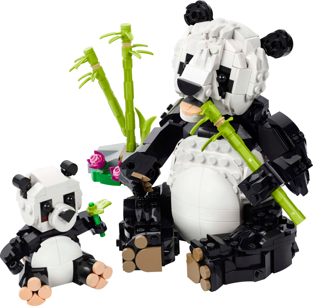 Wild Animals: Panda Family Revealed - The Brick Stand